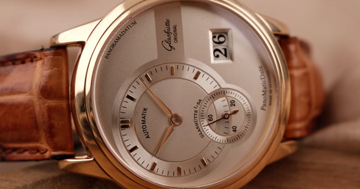 Glashütte Original Panomatic Date 9001010104 | WatchAnalytics